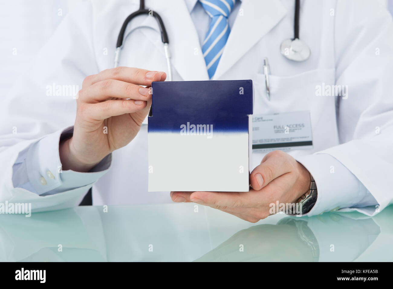 Medicine box hi-res stock photography and images - Alamy