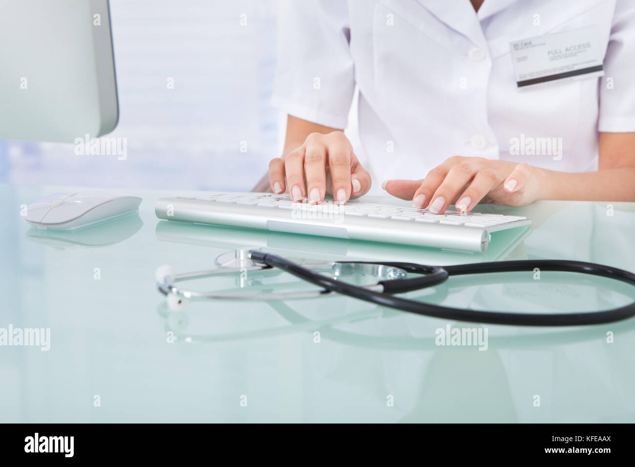 Medical computer typing hi-res stock photography and images - Alamy