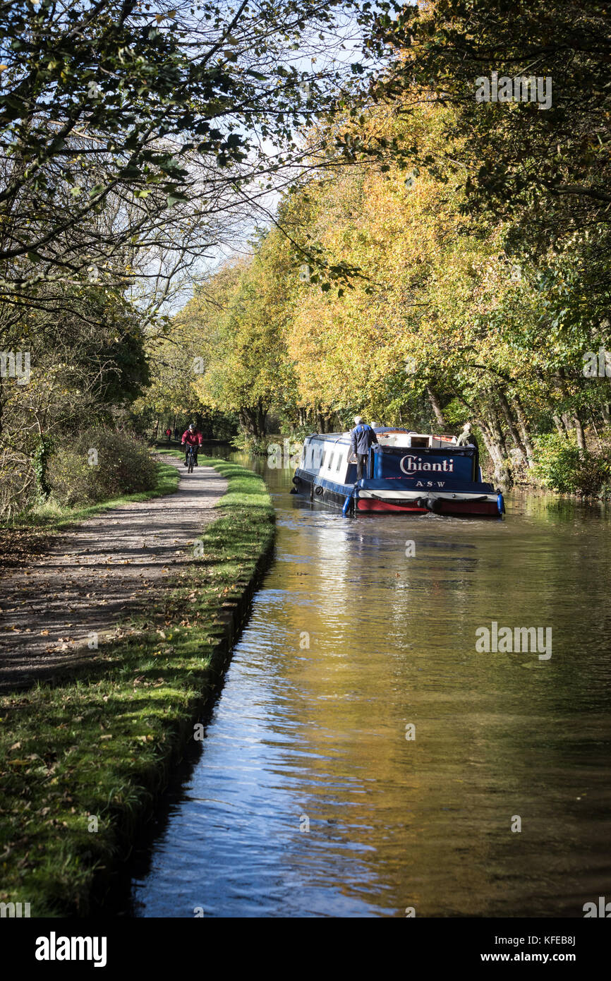 Canal boat leeds liverpool canal hi-res stock photography and images ...