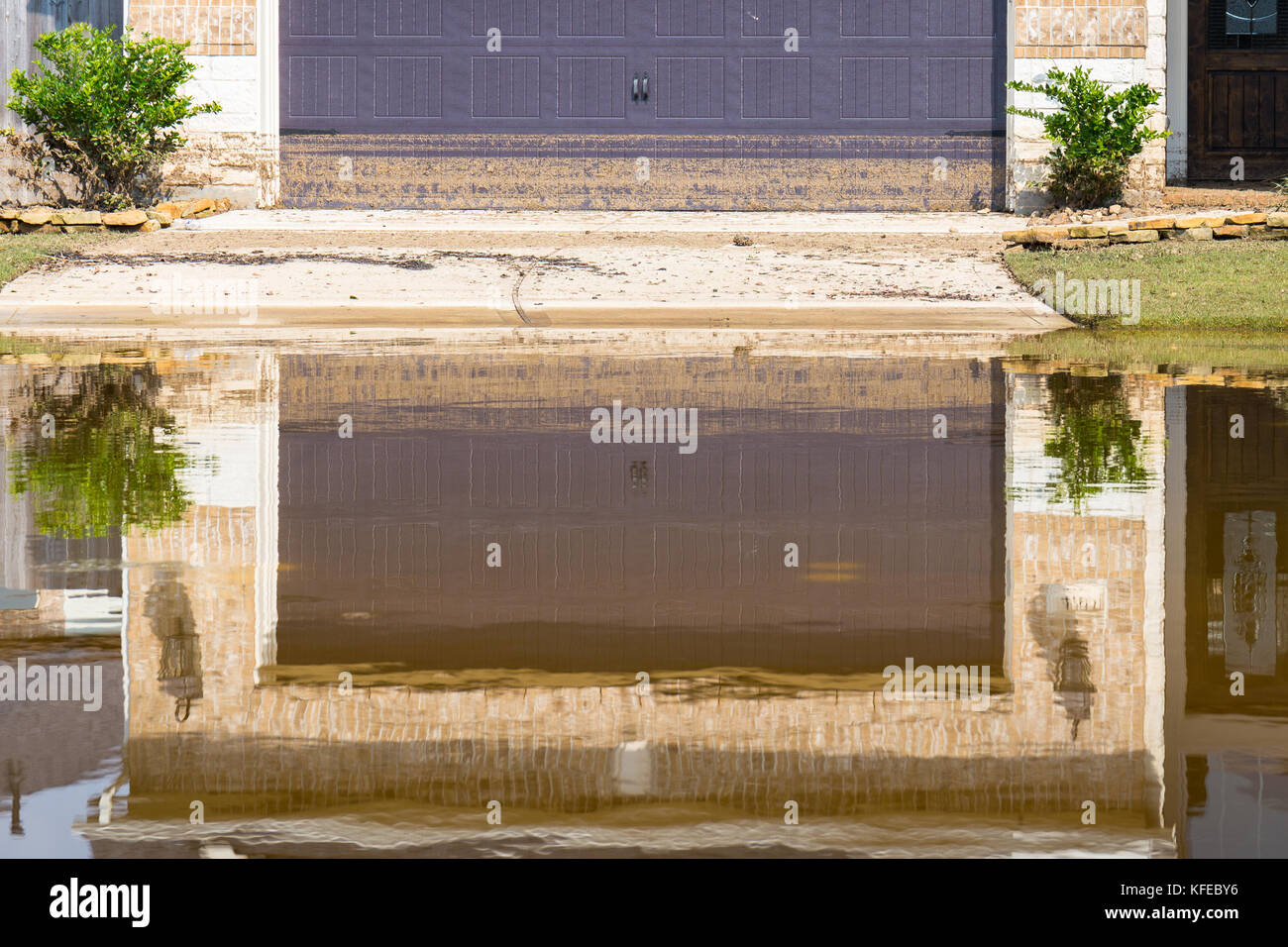 Rebuilding after a flood hi-res stock photography and images - Alamy