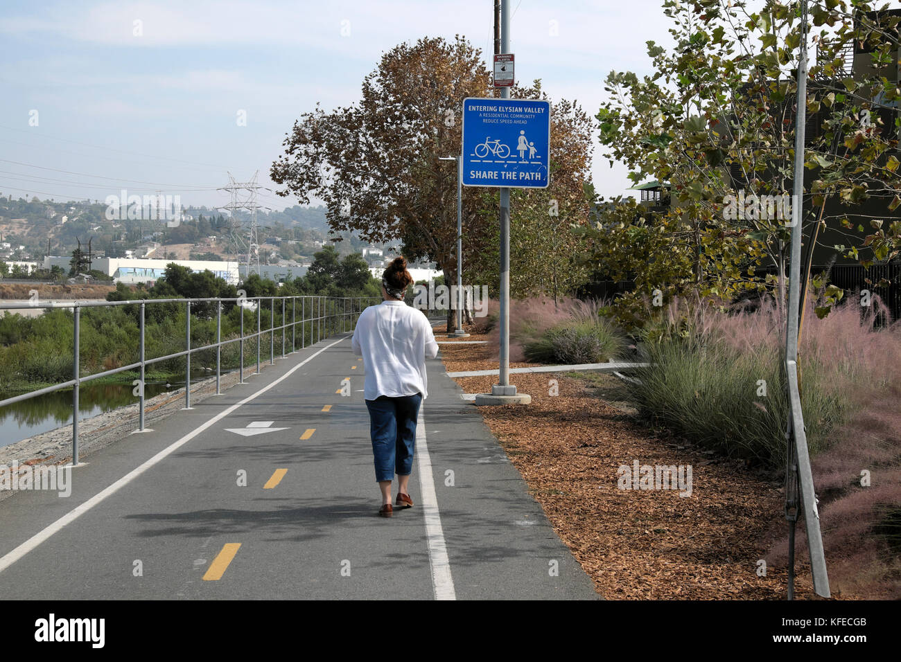 Shared cycle hi-res stock photography and images - Alamy