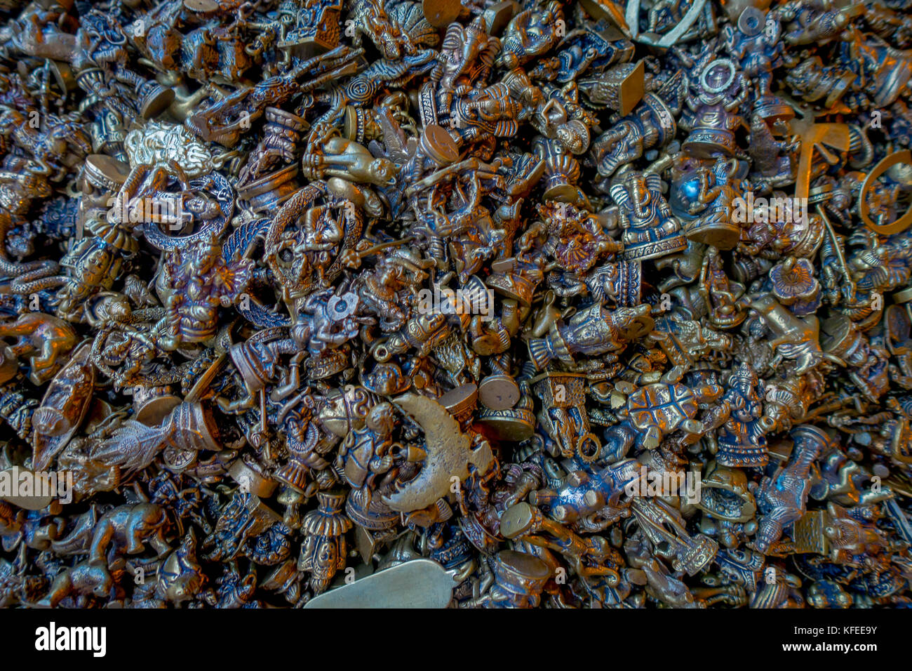 Bronze crafts hi-res stock photography and images - Alamy