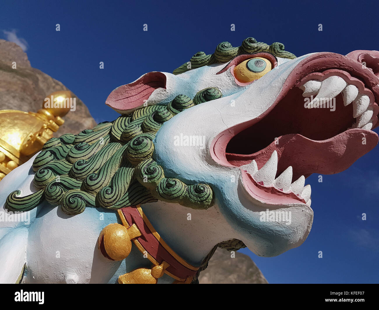 Snow lion tibet hi-res stock photography and images - Alamy