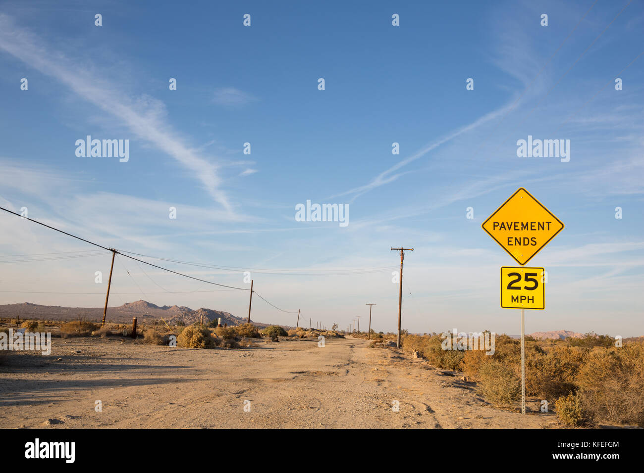 25 mph sign hi-res stock photography and images - Alamy