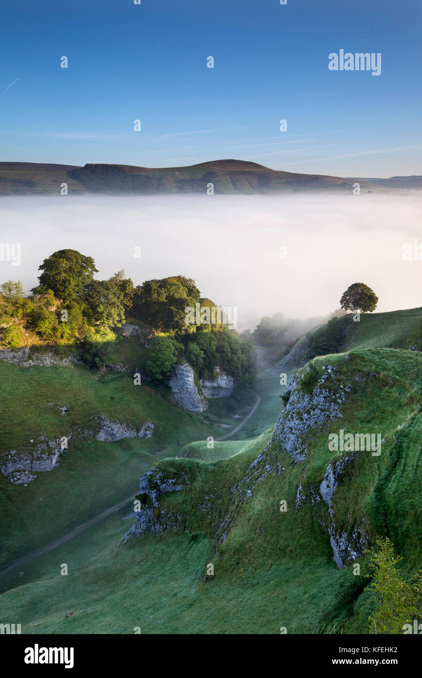 Cave Dale; Misty Morning; Derbyshire; UK Stock Photo - Alamy