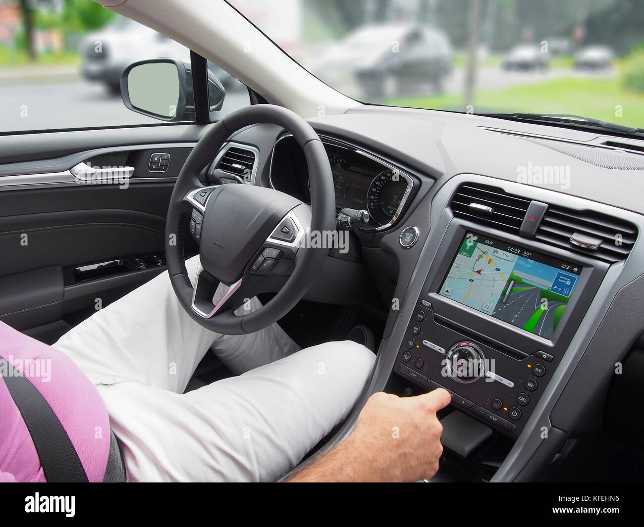 Person driving car navigation screen hi-res stock photography and ... Person driving car navigation screen hi-res stock photography and ...