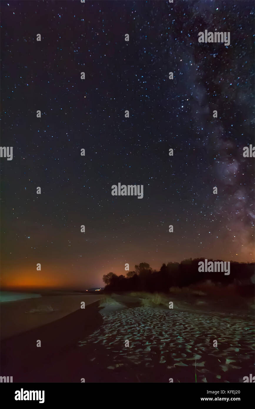 night sky with stars and milky way over beach Stock Photo - Alamy