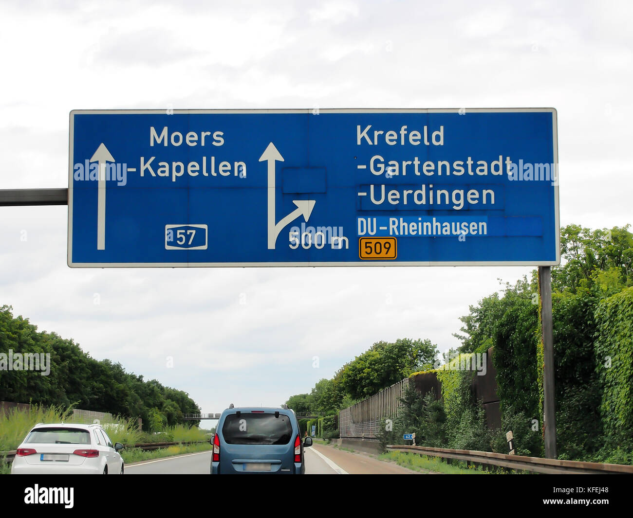 Highway Traffic Signs Arrow High Resolution Stock Photography and ...