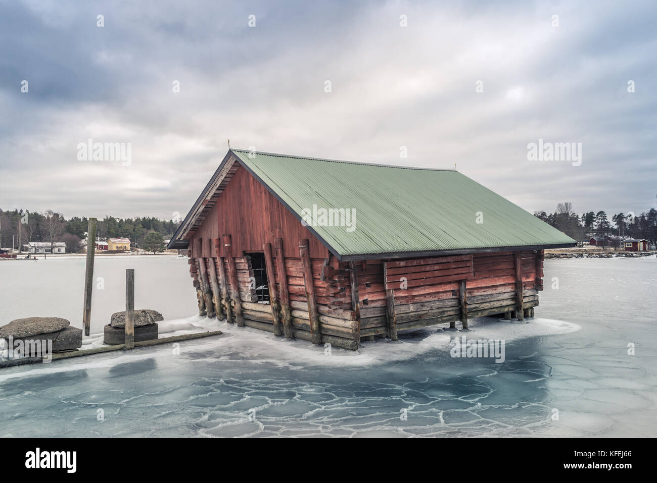Ice fishing house hi-res stock photography and images - Alamy