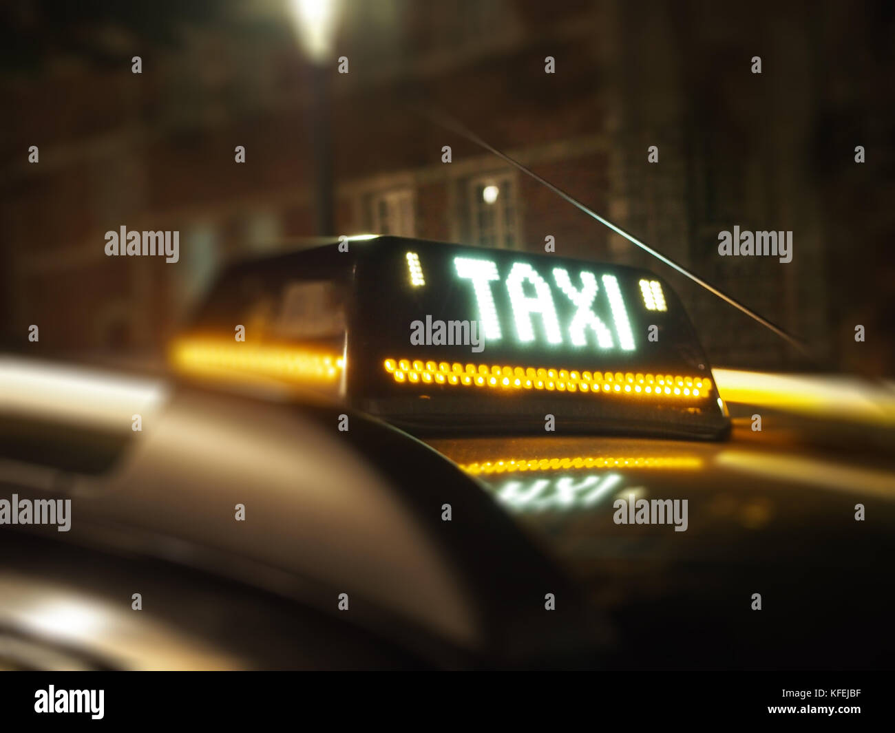 Ny taxi sign hi-res stock photography and images - Alamy