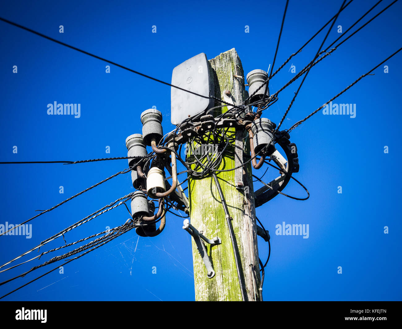 Telegraph pole wires hi-res stock photography and images - Alamy Telegraph pole wires hi-res stock photography and images - Alamy