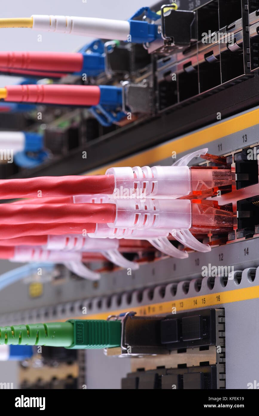 High speed data networking hi-res stock photography and images - Alamy
