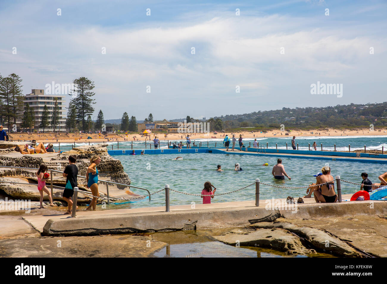 Seaside rockpool hi-res stock photography and images - Alamy