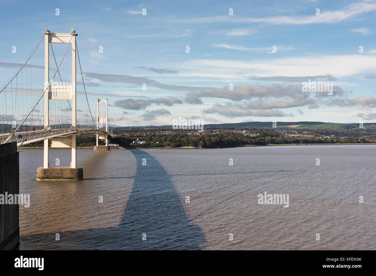 Severn estuary old severn bridge hi-res stock photography and images ...