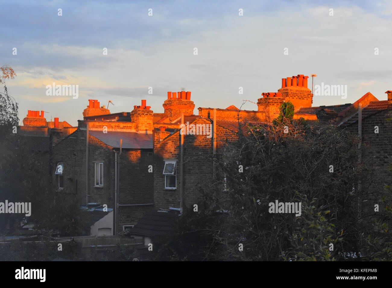 1900's london roof tops hi-res stock photography and images - Alamy