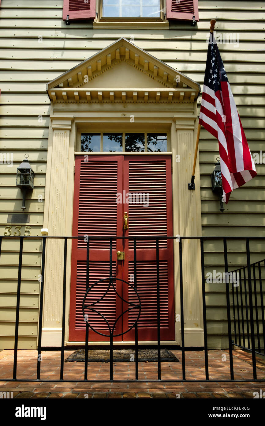 Weather board colonial house hi-res stock photography and images - Alamy
