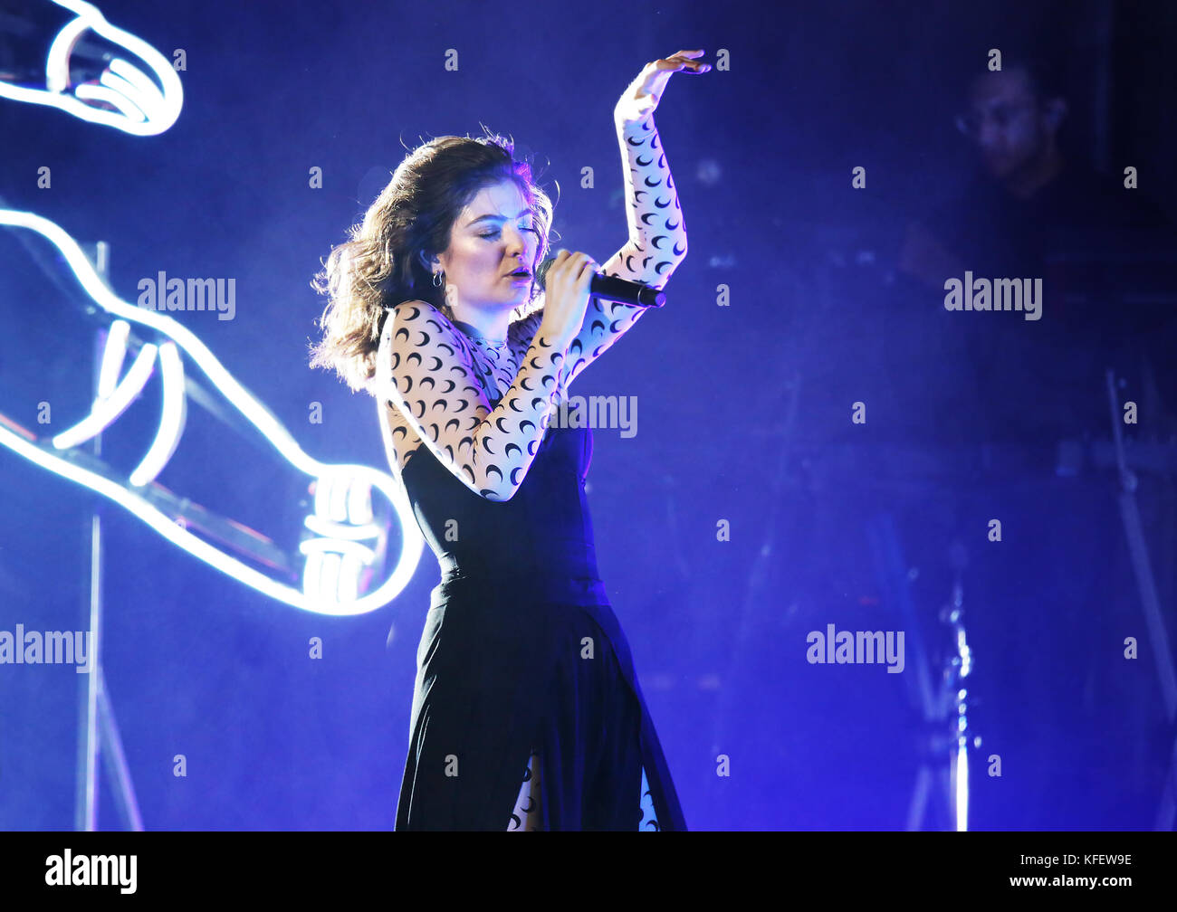 Lorde performs at the Manchester O2 Apollo Featuring: Lorde Where ...