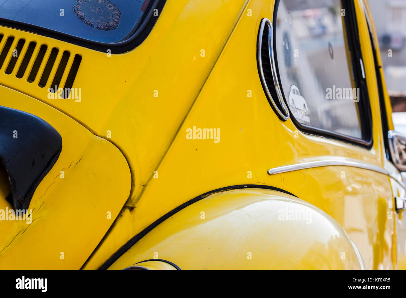 Yellow old car Stock Photo - Alamy