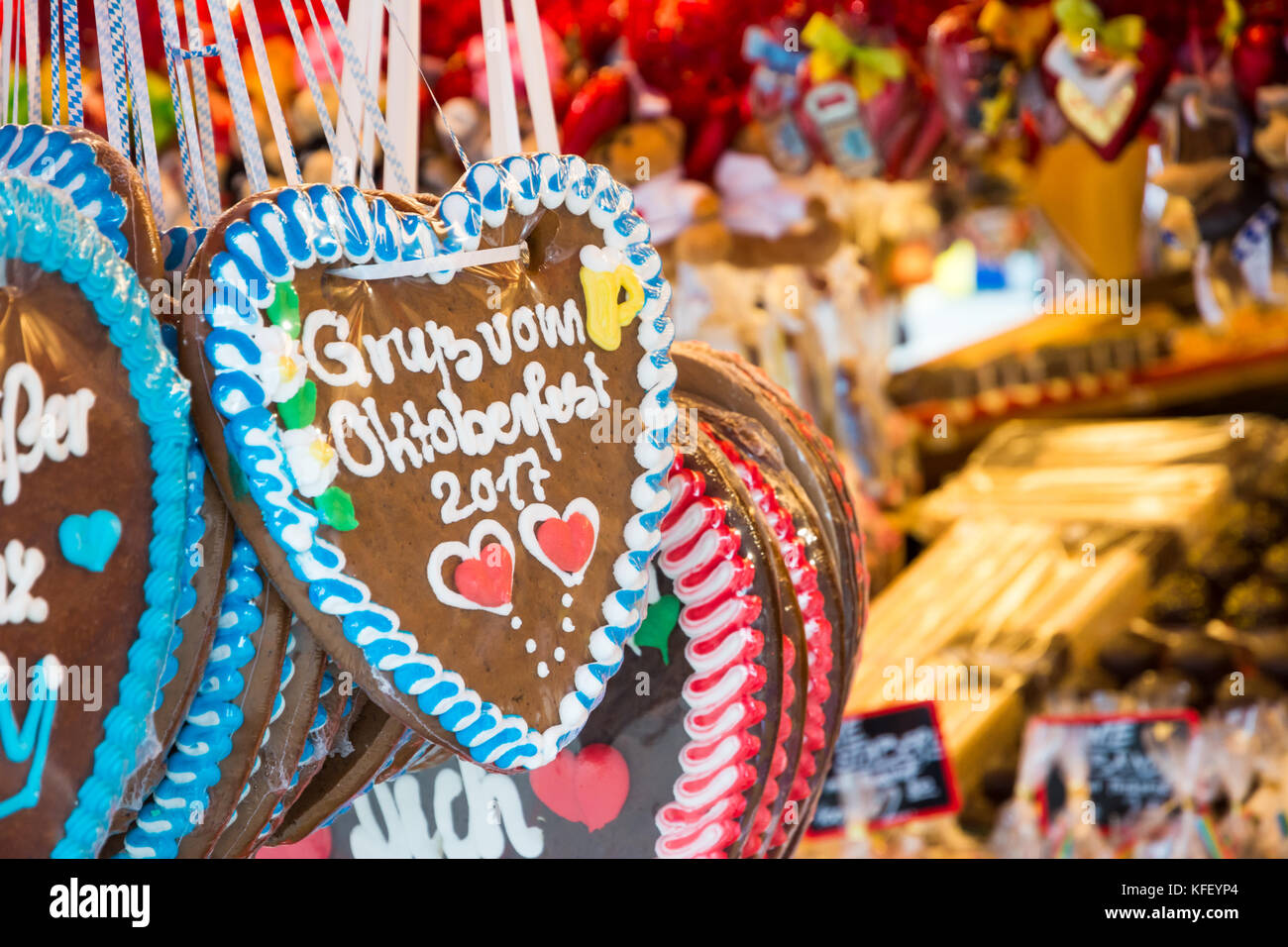 Gingerbread hearts sold on the Oktoberfest in Munich Stock Photo - Alamy