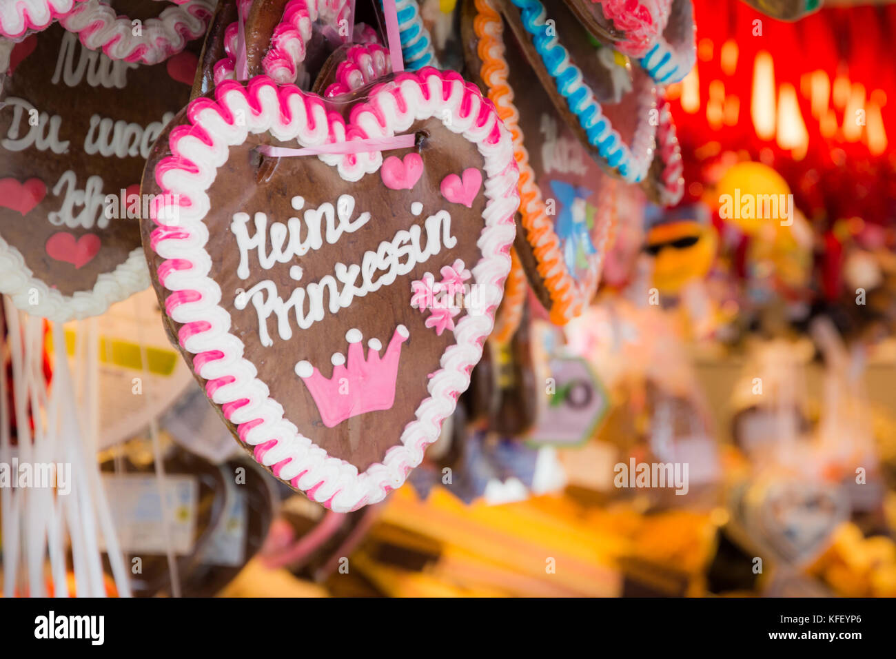 Gingerbread hearts sold on the Oktoberfest in Munich Stock Photo - Alamy