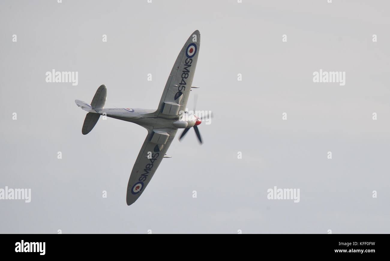 Low back spitfire hi-res stock photography and images - Alamy
