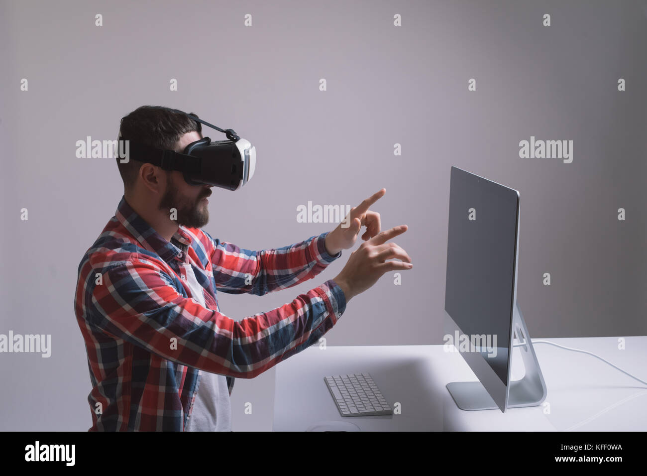 Helmetvirtualreality hi-res stock photography and images - Alamy