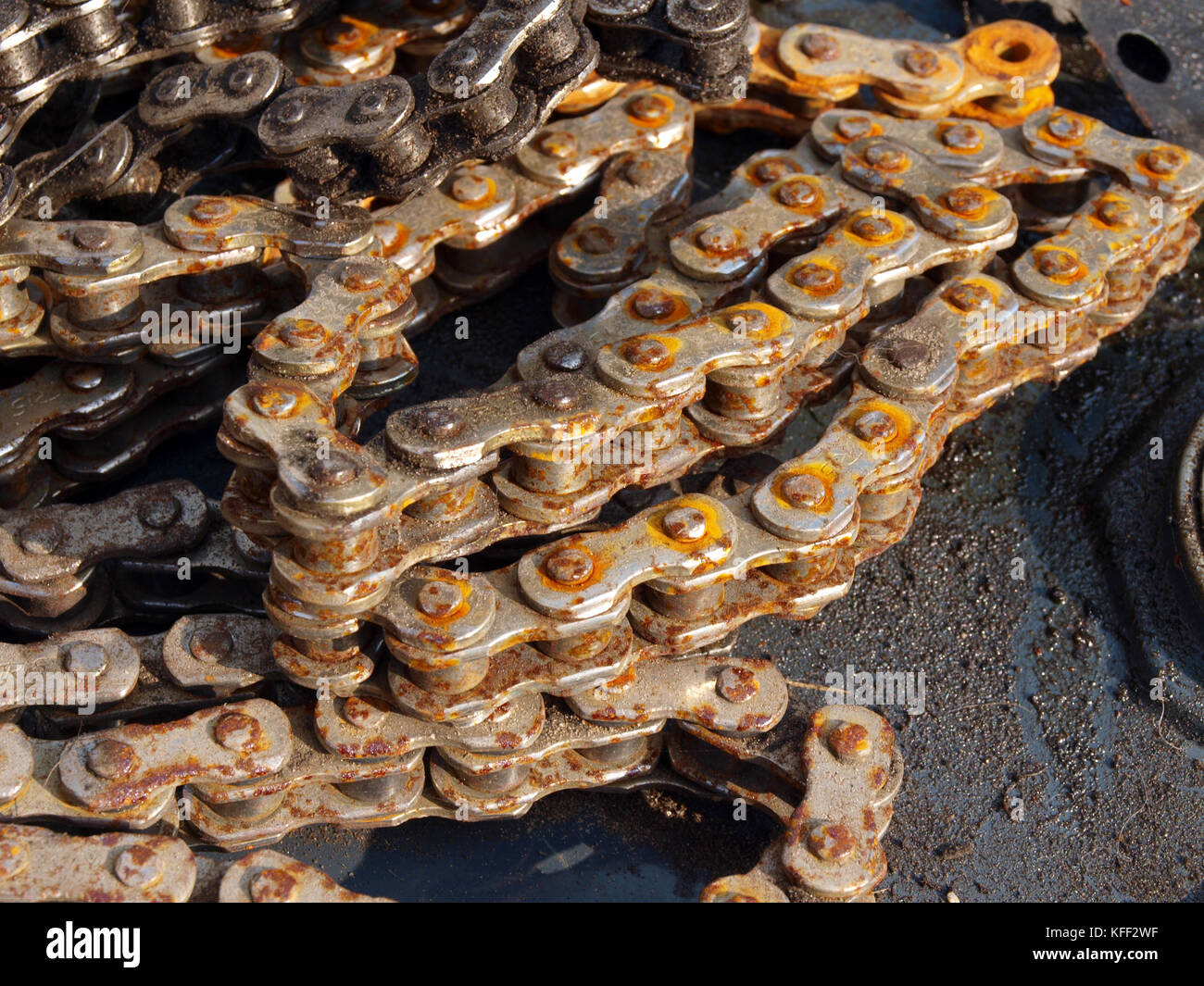 Old rusty motorbike chain, view close up Stock Photo - Alamy