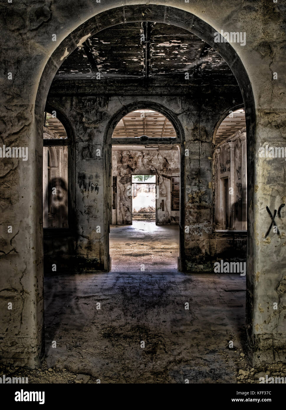 Haunted hallway hi-res stock photography and images - Alamy