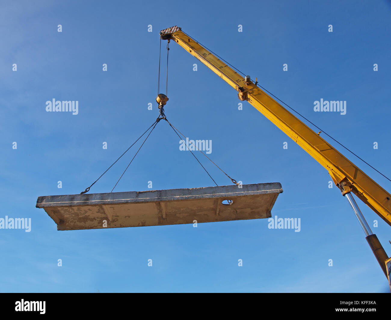 Concrete panel lift hi-res stock photography and images - Alamy