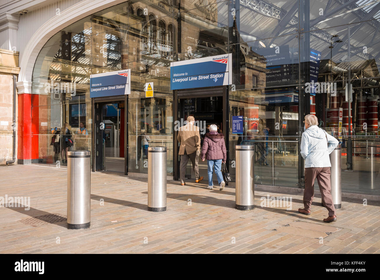 Liverpool Merseyside, Lime Street Railway Station. Grand terminus ...