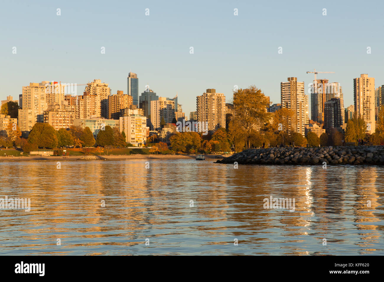 Vancouver skyline buildings hi-res stock photography and images - Alamy