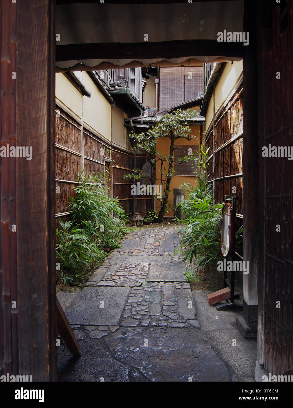 Old street in kyoto hi-res stock photography and images - Alamy