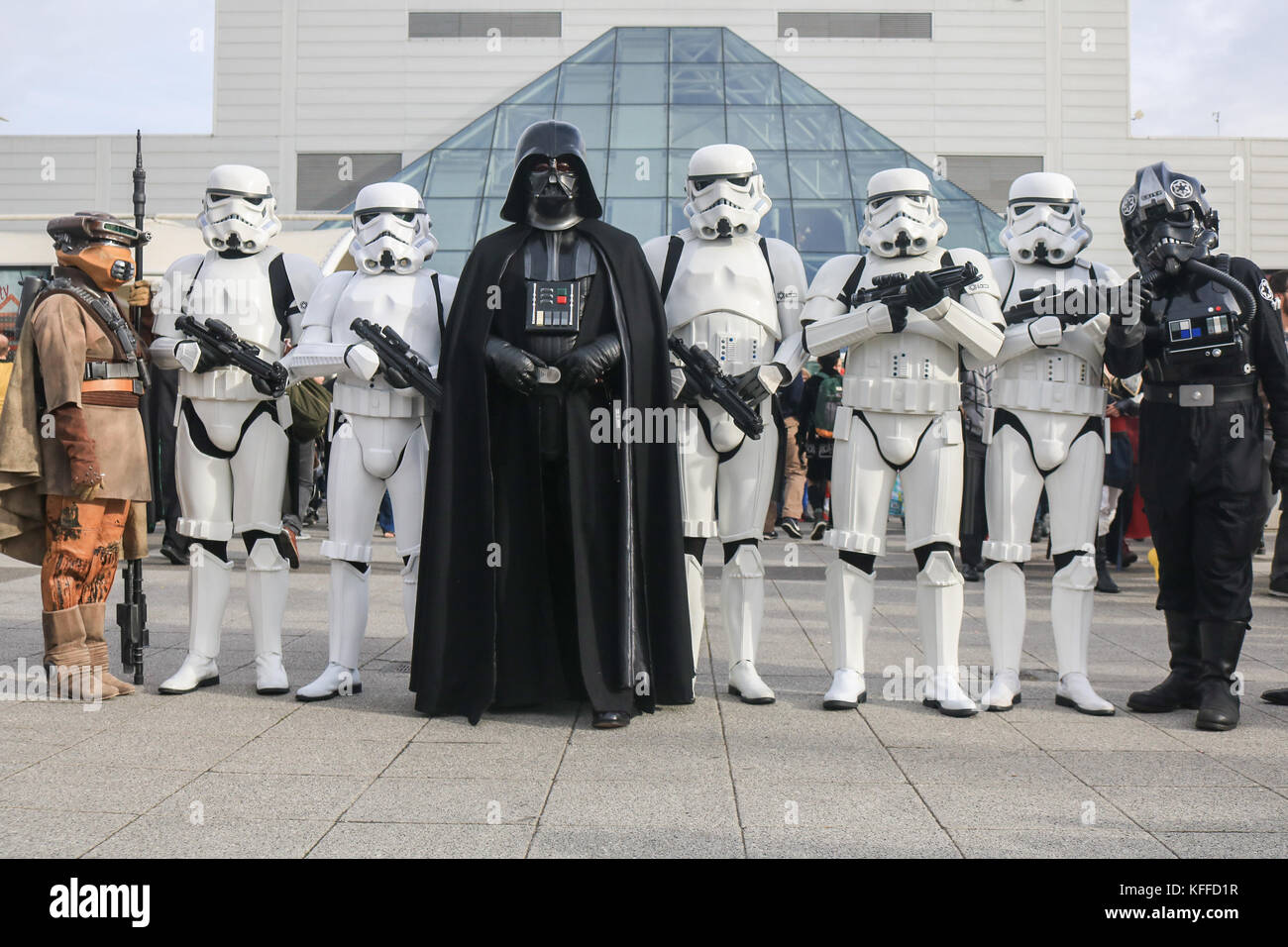 London UK. 28th October 2017. Participants dressed as Star Wars ...