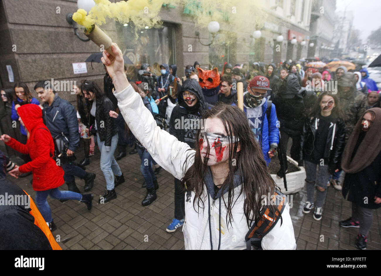 Kiev, Ukraine. 28th Oct, 2017. Ukrainians dressed like zombie attend ...