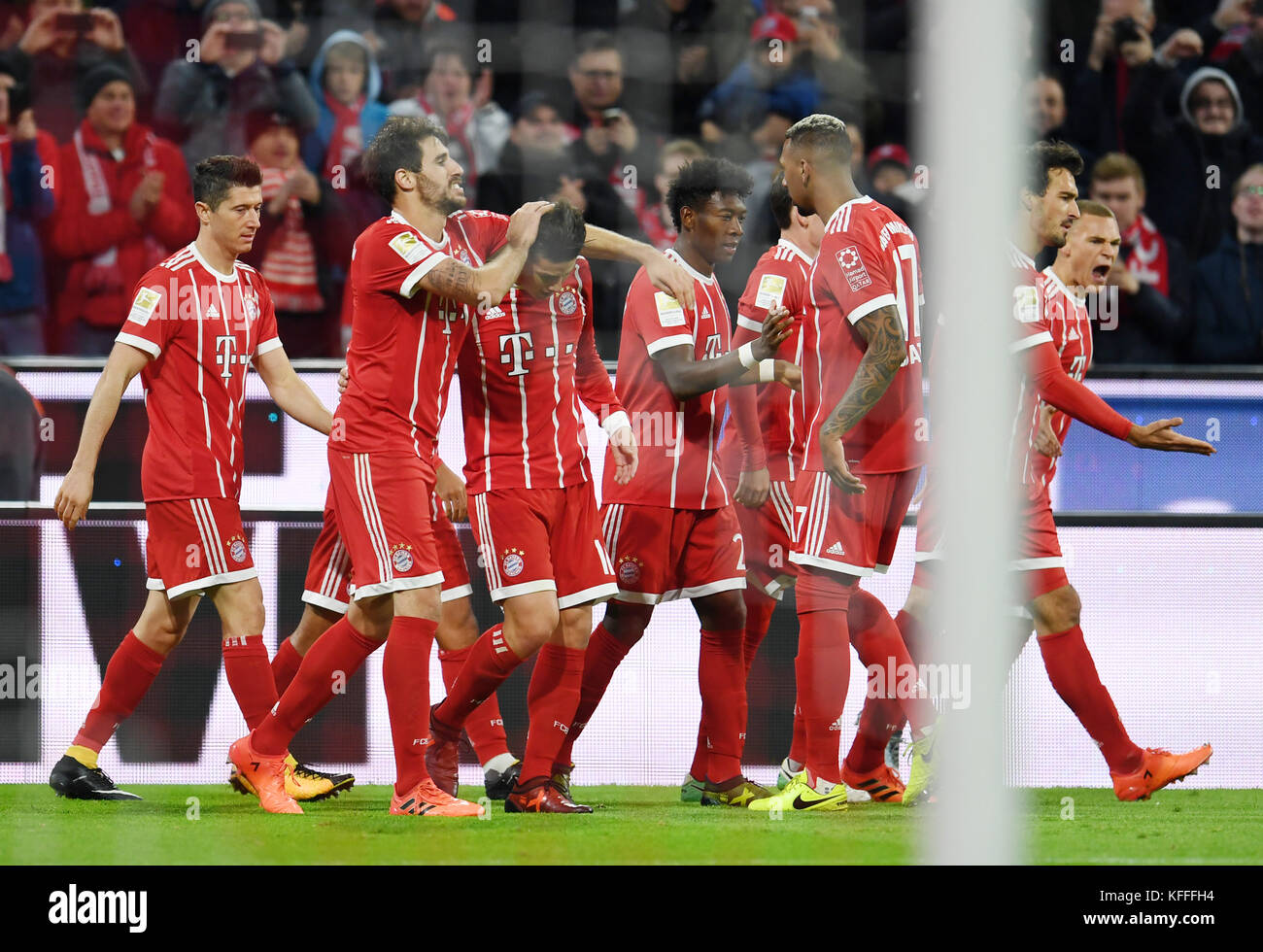 Munich, Germany. 28th Oct, 2017. Robert Lewandowski (l-r) of Bayern ...