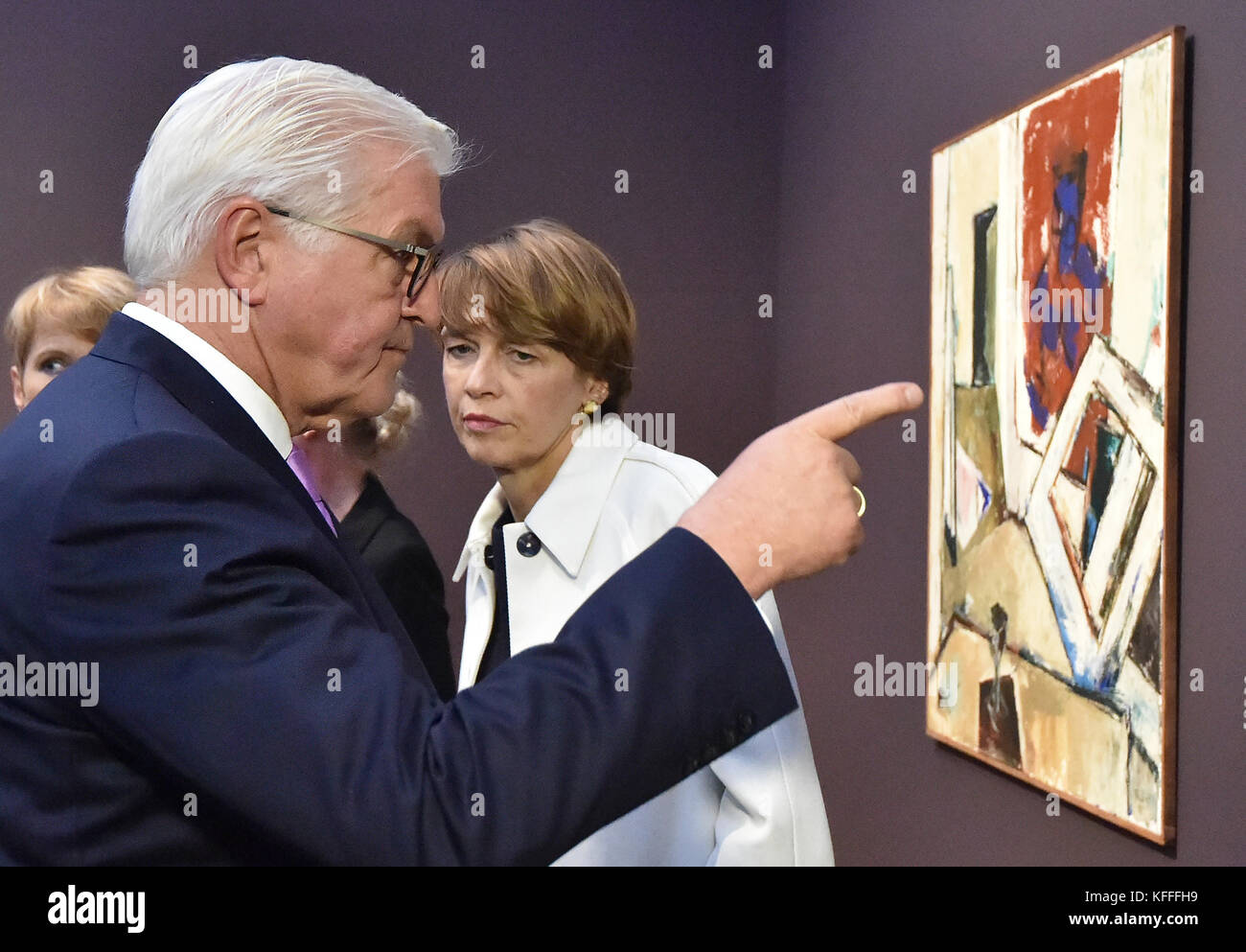 dpatop - German president Frank Walter Steinmeier and his wife Elke ...