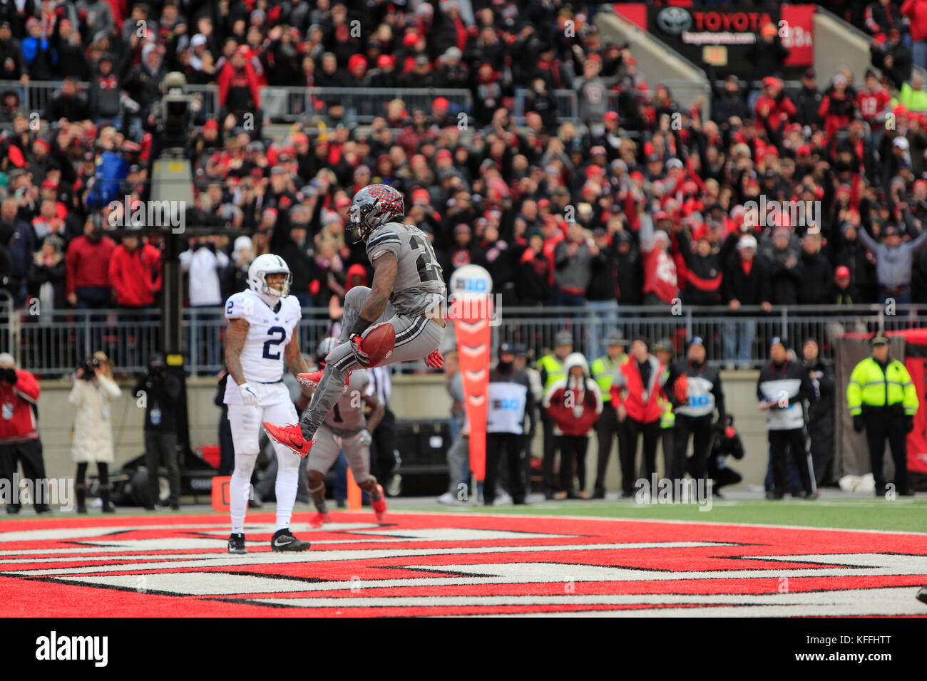Columbus, Ohio, USA. 28th Oct, 2017. Ohio State Buckeyes running back ...