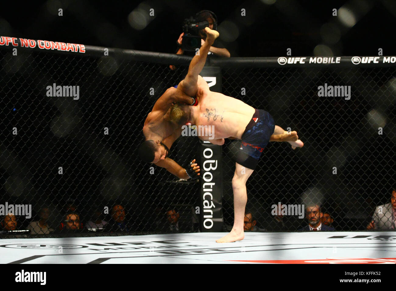 SÃO PAULO, SP - 28.10.2017: UFC FIGHT NIGHT - Fighting between ...