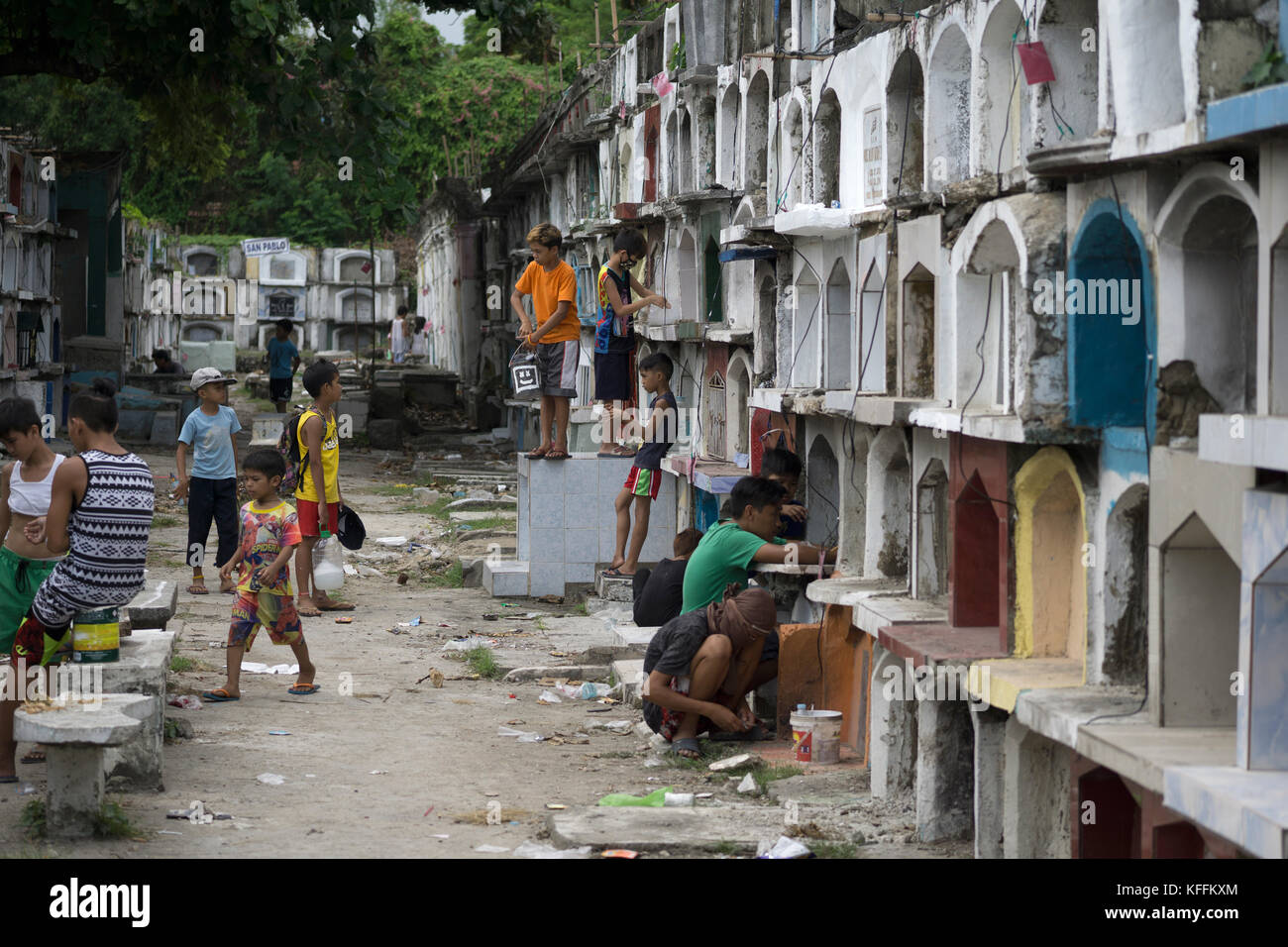 Carreta Cemetery, Cebu City, Philippines. 28th October, 2017. In ...