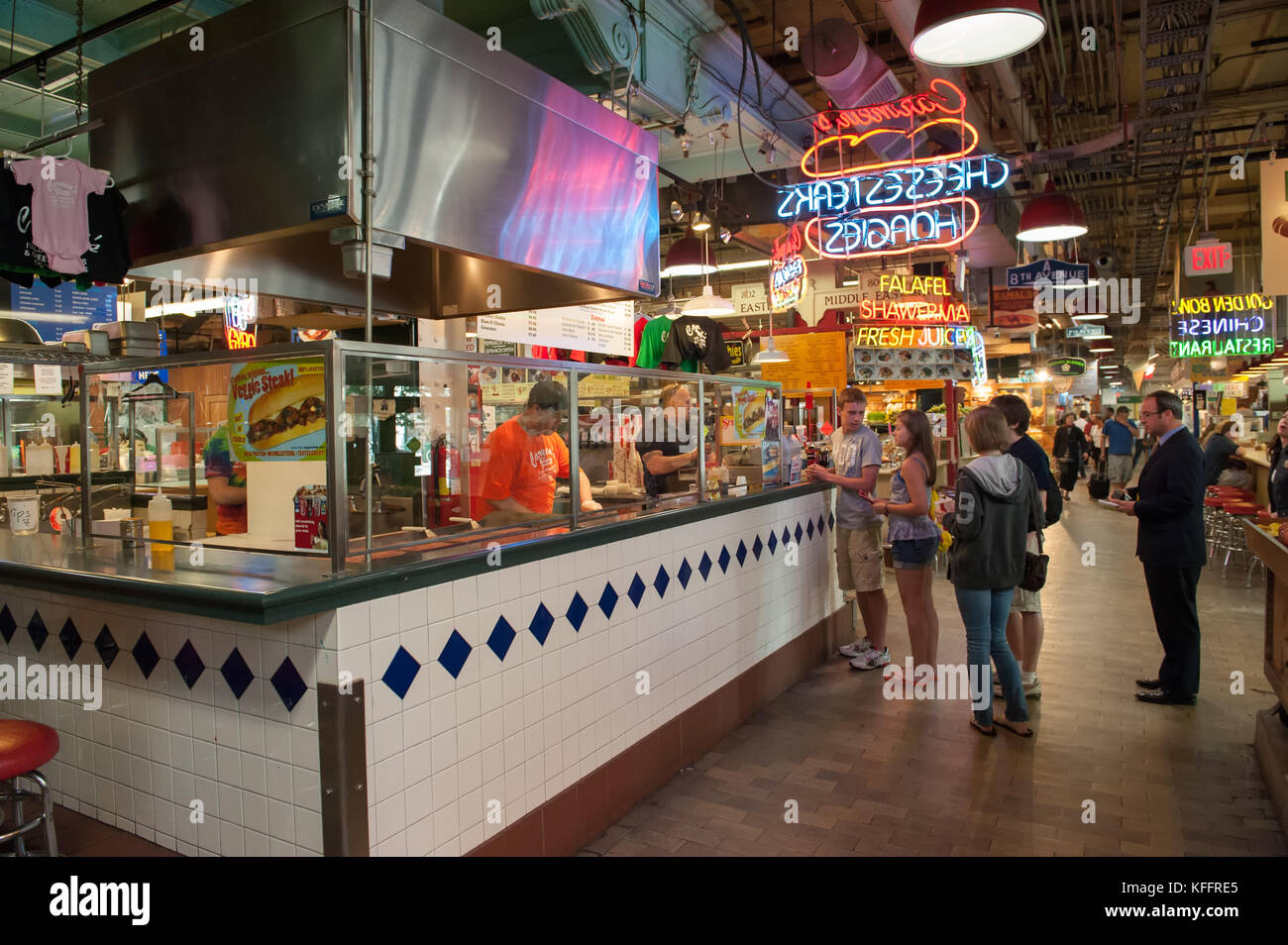 Philadelphia food market hi-res stock photography and images - Alamy