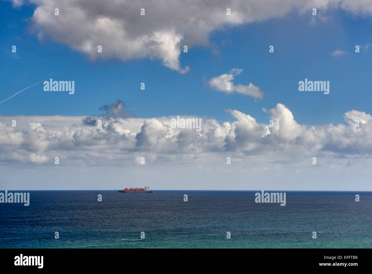 Liquefied natural gas tanker spain hi-res stock photography and images ...