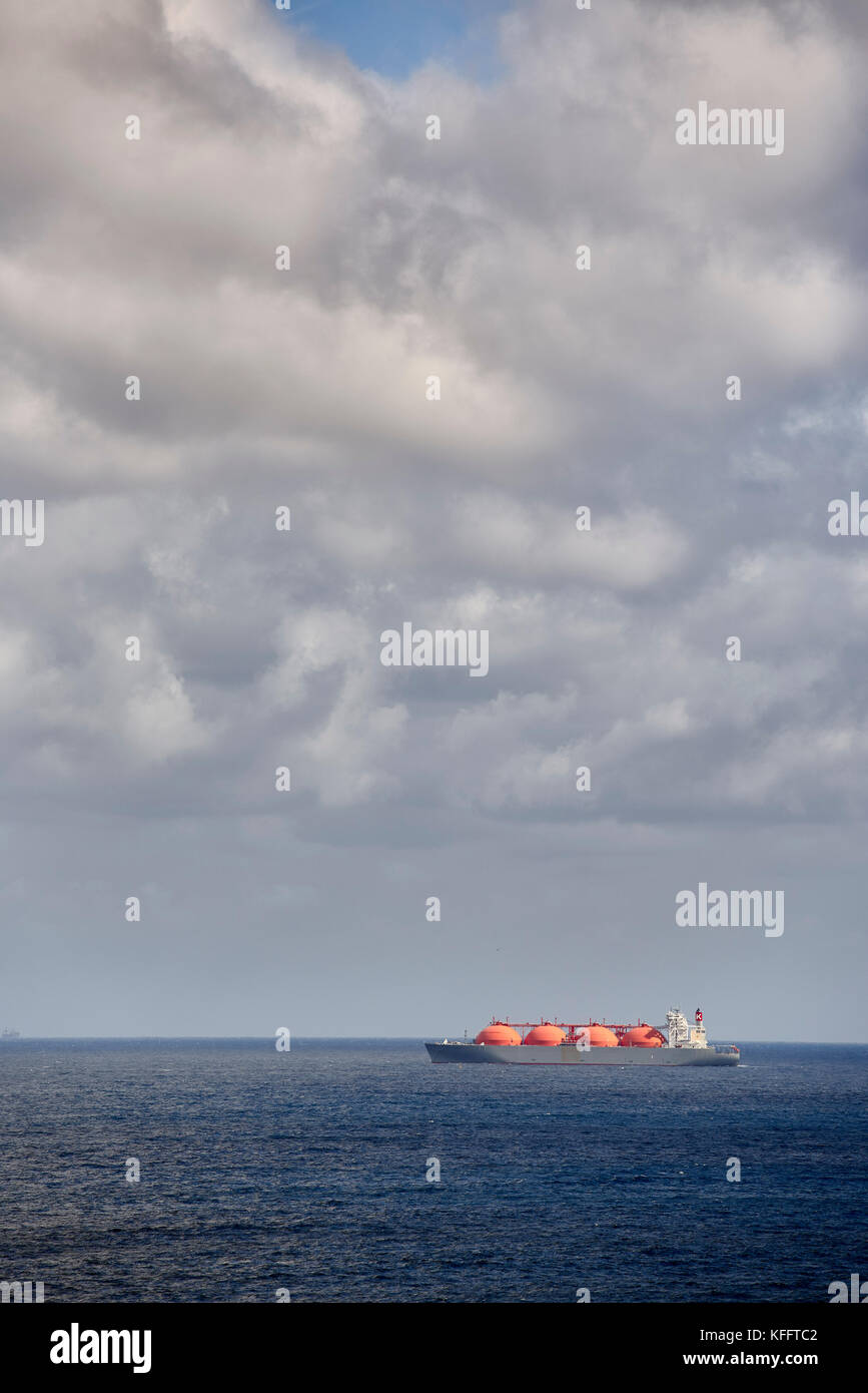 Liquefied natural gas tanker hi-res stock photography and images - Alamy