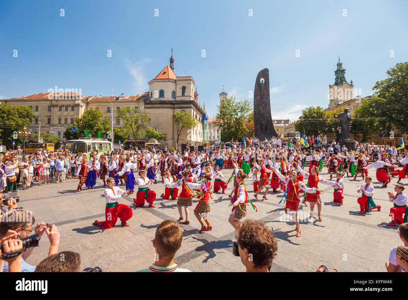 Ukranian folk dance hi-res stock photography and images - Alamy