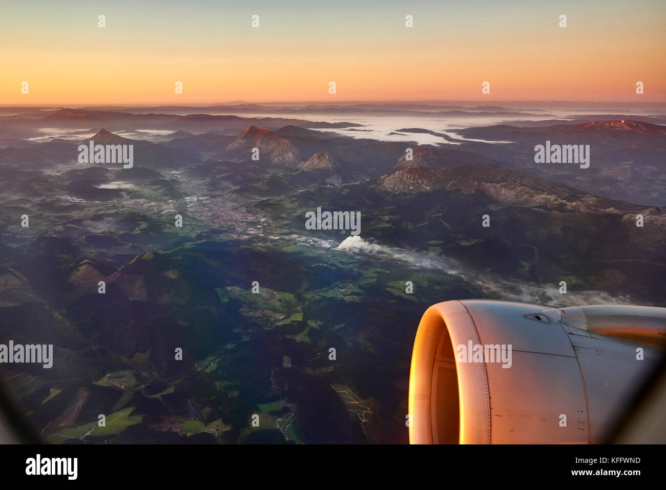 View from window airbus a320 hi-res stock photography and images - Alamy