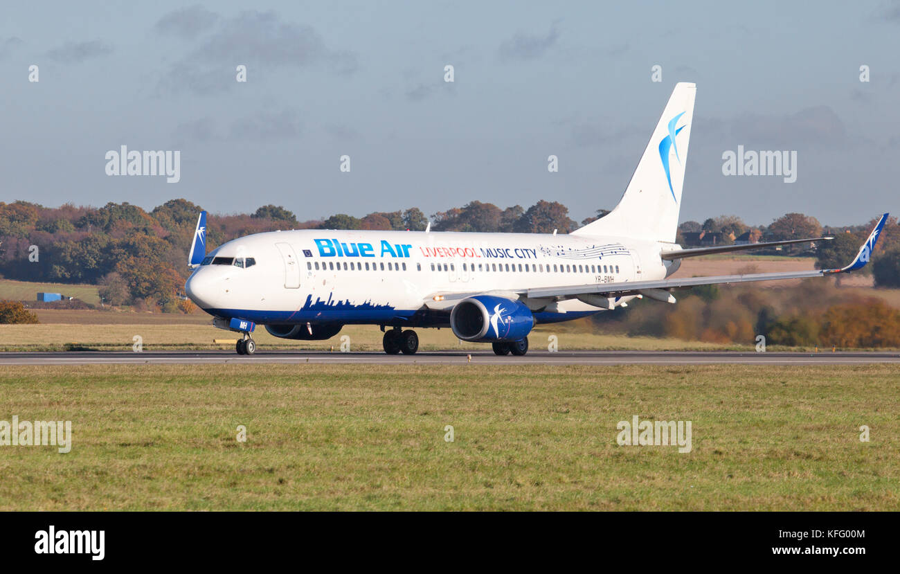 Blueair airline hi-res stock photography and images - Alamy