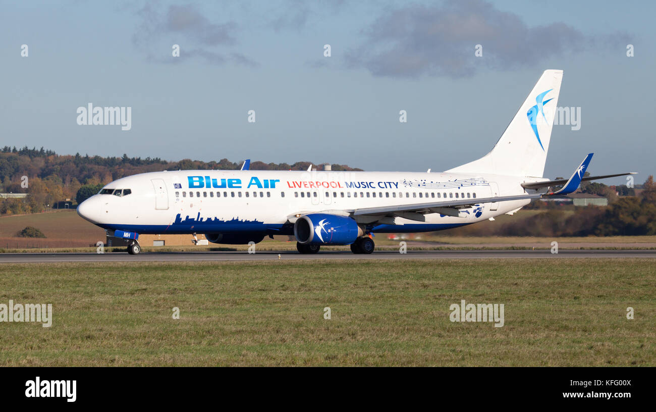 Blue Air Boeing 737 YR-BMH taking off from London-Luton Airport LTN ...