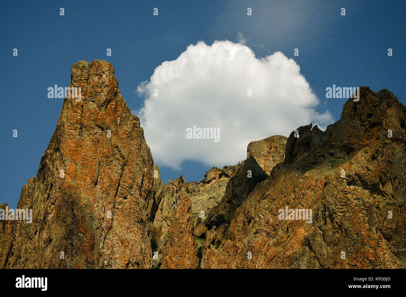 Summer,blue sky floats over the cliffs of the white cloud Stock Photo ...