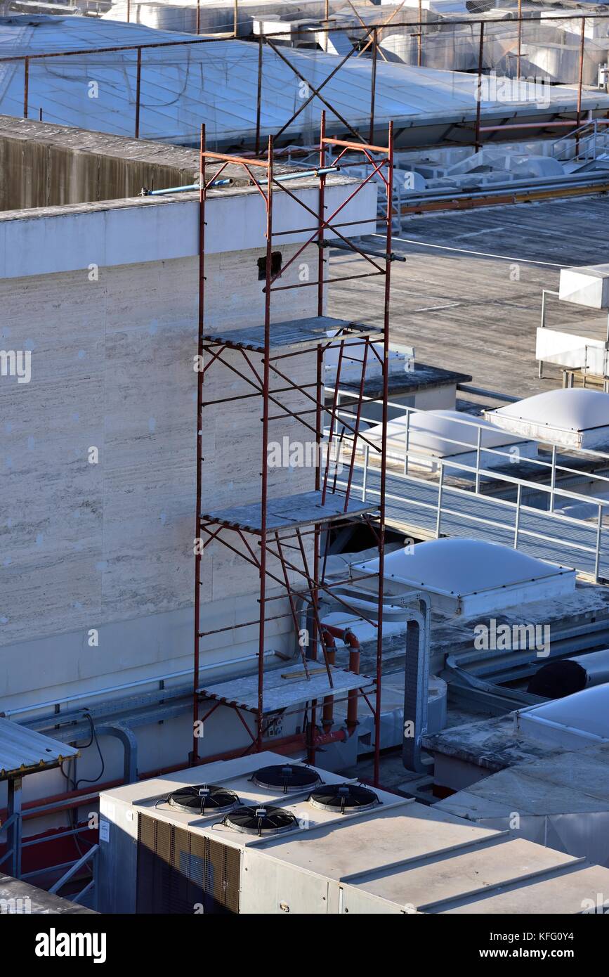 Modular tower scaffold on a building roof Stock Photo - Alamy