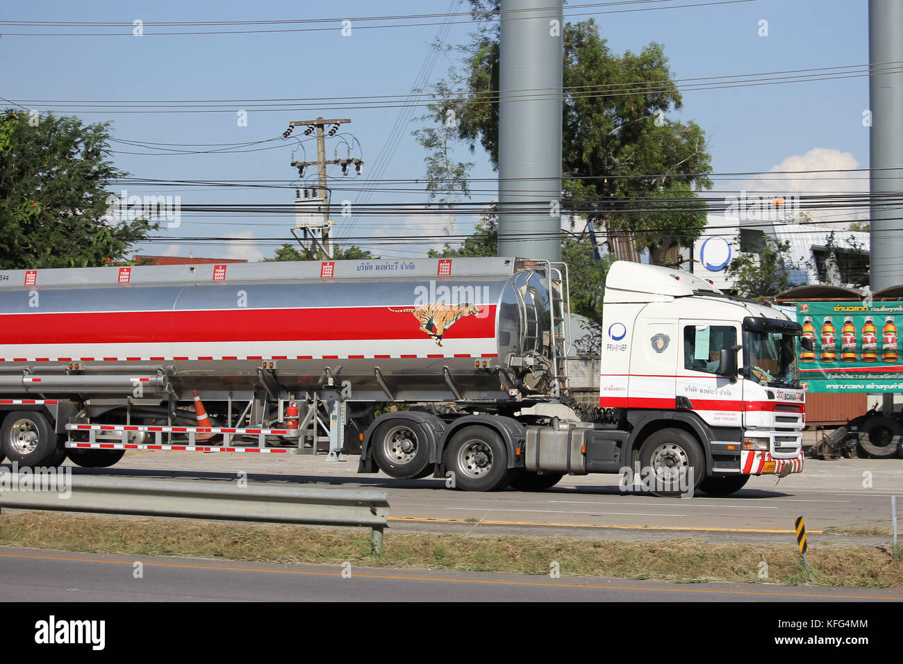 Esso oil truck hi-res stock photography and images - Alamy