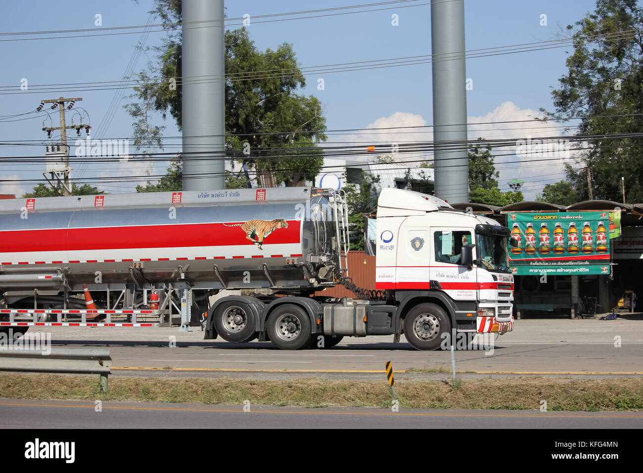 Esso oil truck hi-res stock photography and images - Alamy